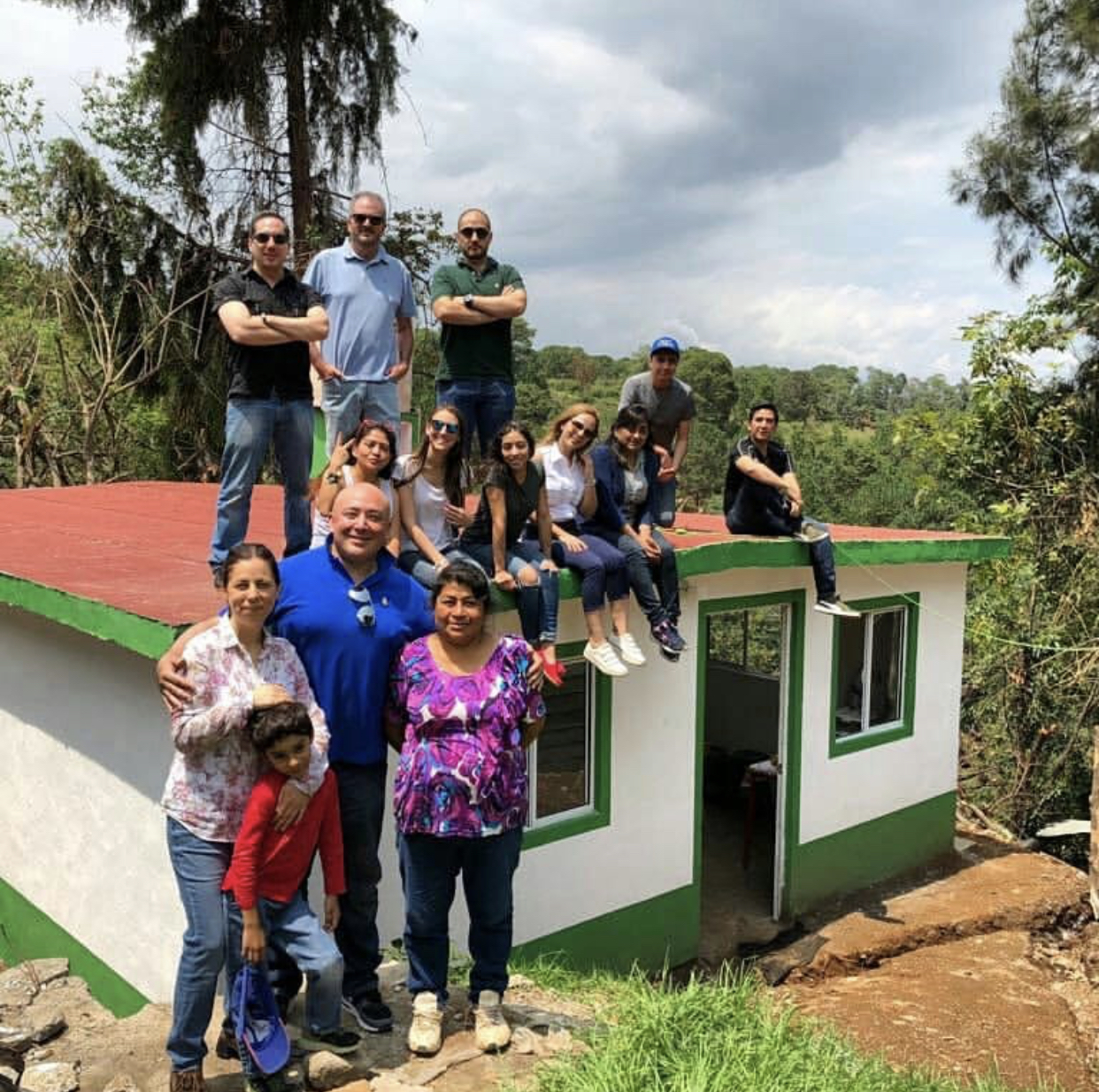 Amigo Construyendo – Construyendo Comunidades Integrales